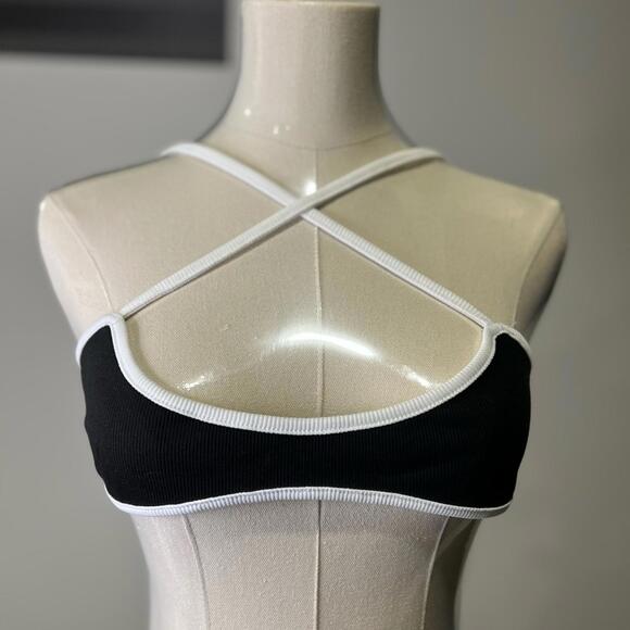 Tops | Activewear Black White Sports Bra For Gym Working Out Pilates ...